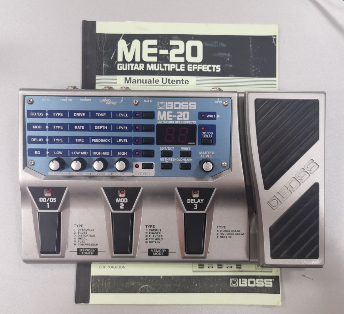Boss ME20 Pedaliera multieffetto per chitarra - Usato - Banco Degli ...