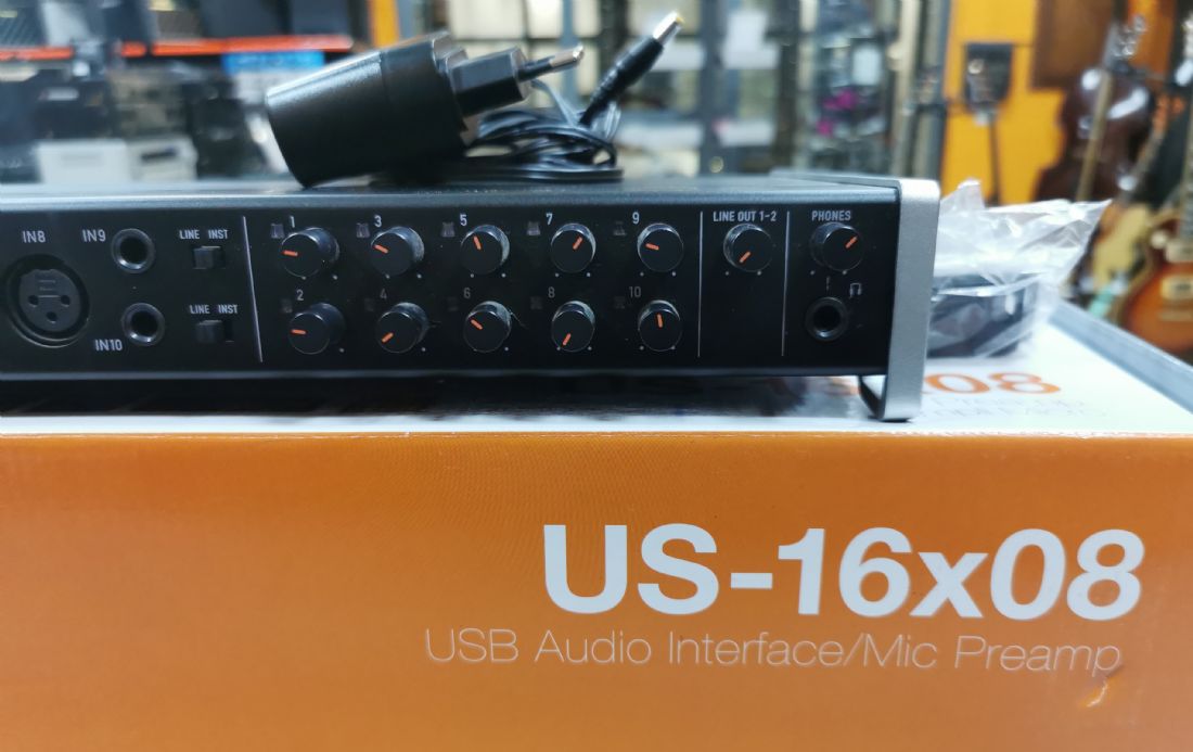 Tascam US 16x08 Scheda Audio USB/MIDI e Preamp Microfonico 16 in - 8 out - Usato - Banco Degli ...
