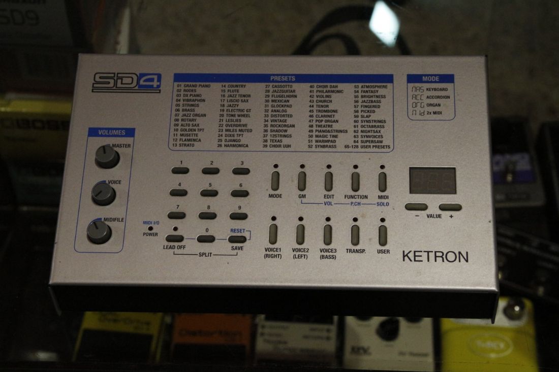 Ketron SD4 Modulo Sonoro Portatile - Usato - Banco Degli Strumenti - Compra e vendi Strumenti ...