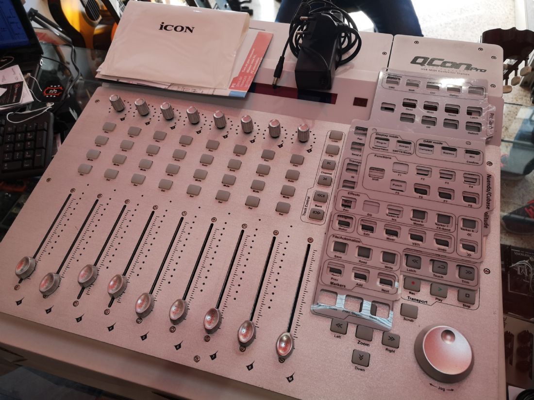 Icon Qcon Pro Controller midi con fader motorizzati - Usato - Banco ...