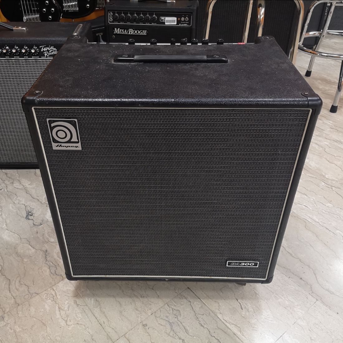 Ampeg BA300 210 Combo 300W 2X10'' - Usato - Banco Degli Strumenti ...