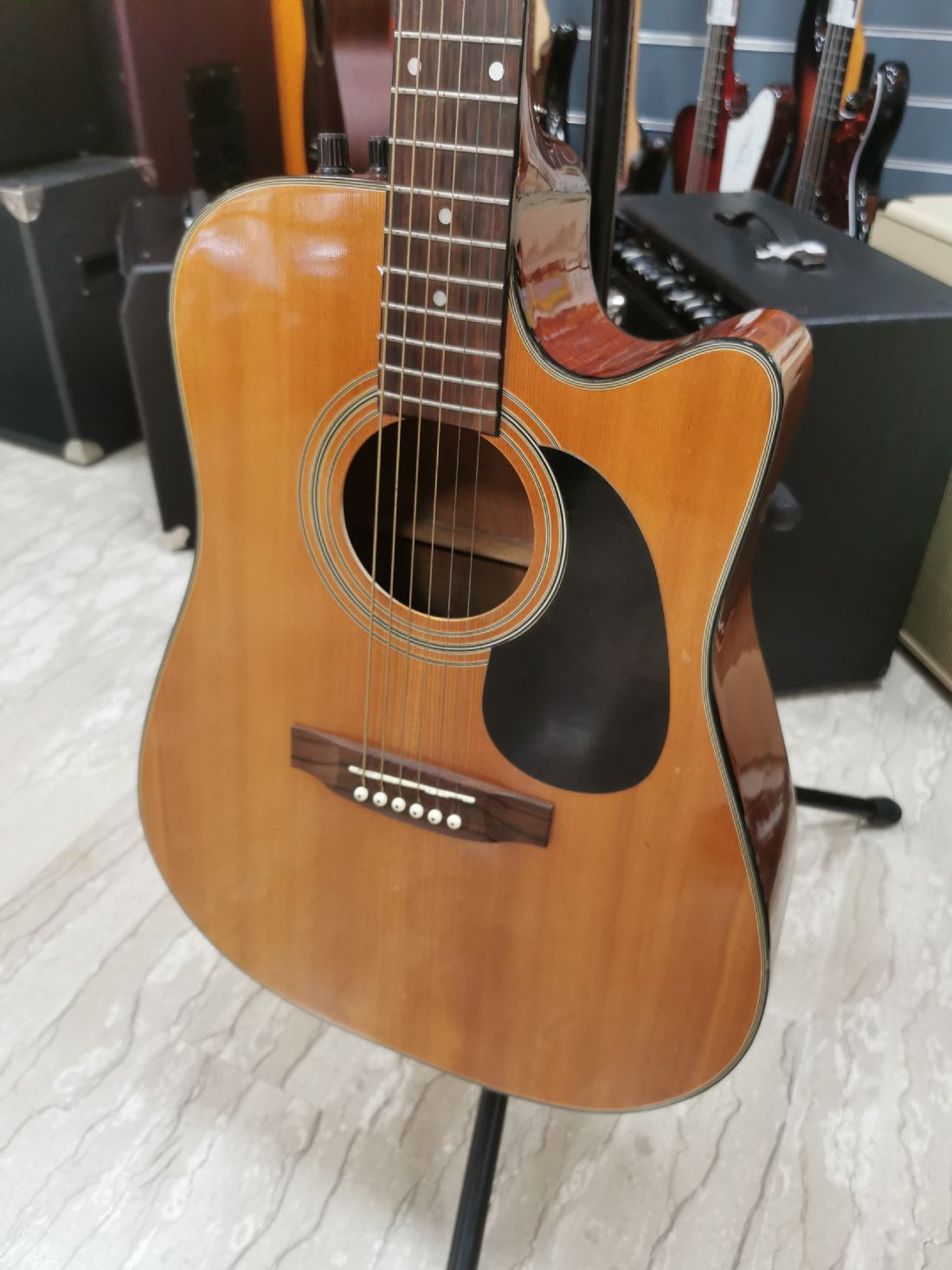 Artigianale Chitarra acustica Spalla mancante con amplificazione ...