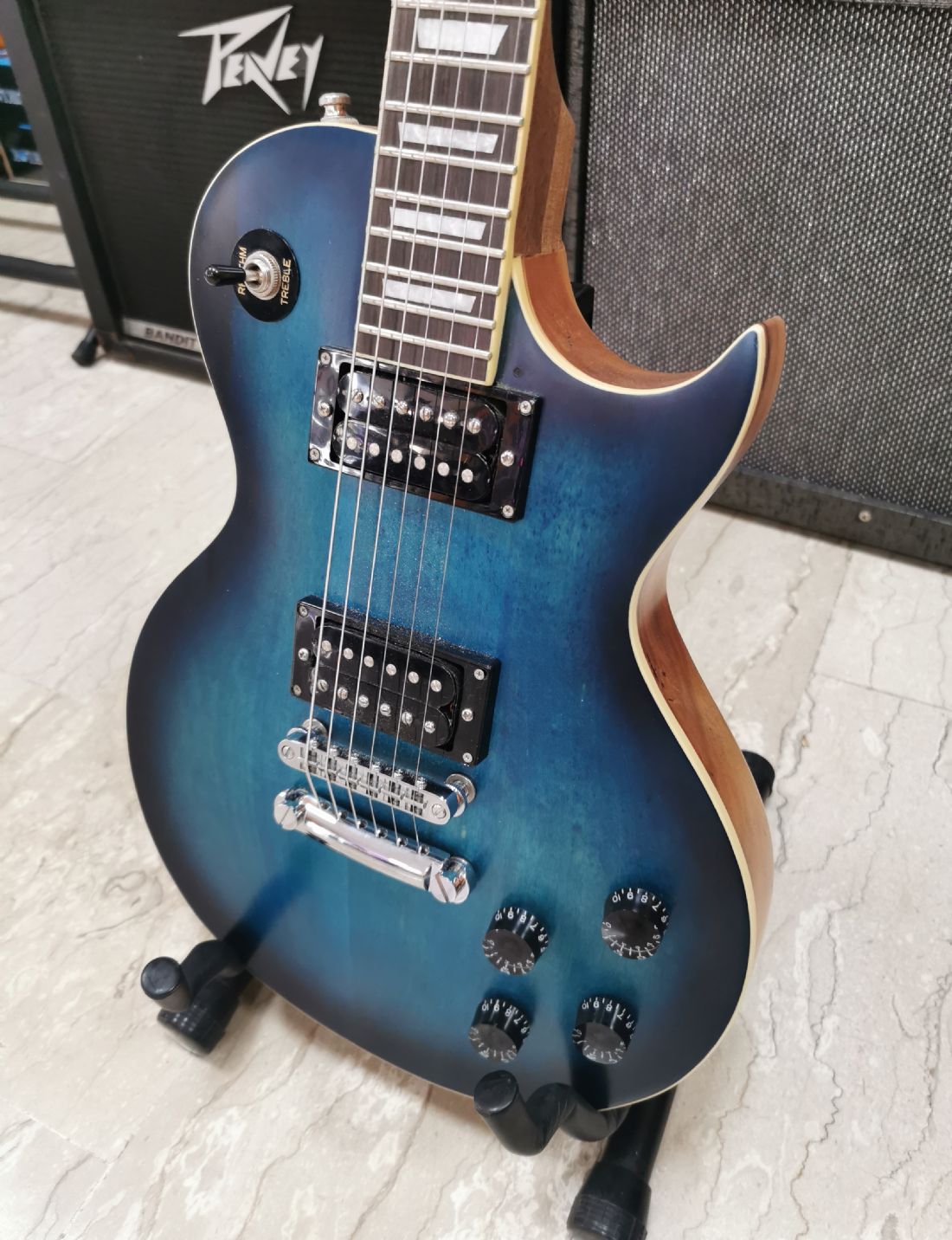 Vintage V100 Chitarra stile Les Paul verniciata dal liutaio Andrea ...