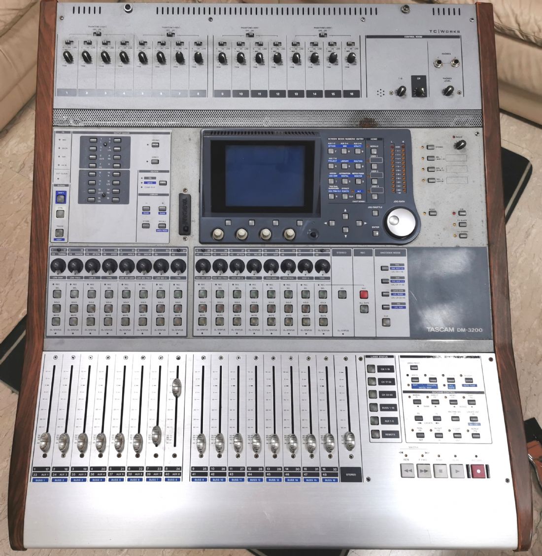 Tascam DM3200 Mixer digitale 96khz/24bit - Usato - Banco Degli ...