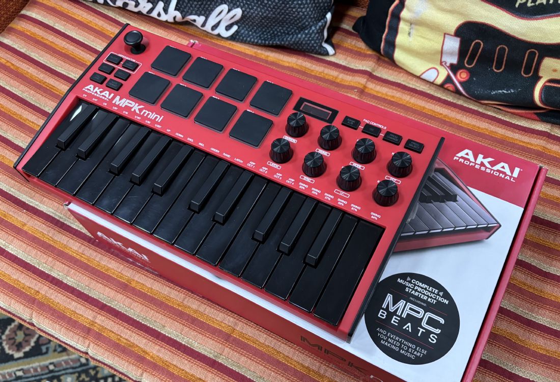 Akai MPK Mini MK3 Red Edition Master keyboard midi usb 25 tasti mini ...