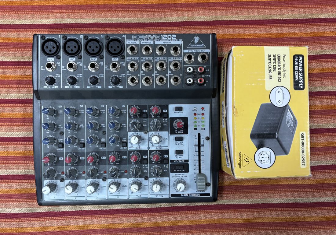 Behringer Xenyx 1202 Mixer passivo 12 ingressi - Usato - Banco Degli ...
