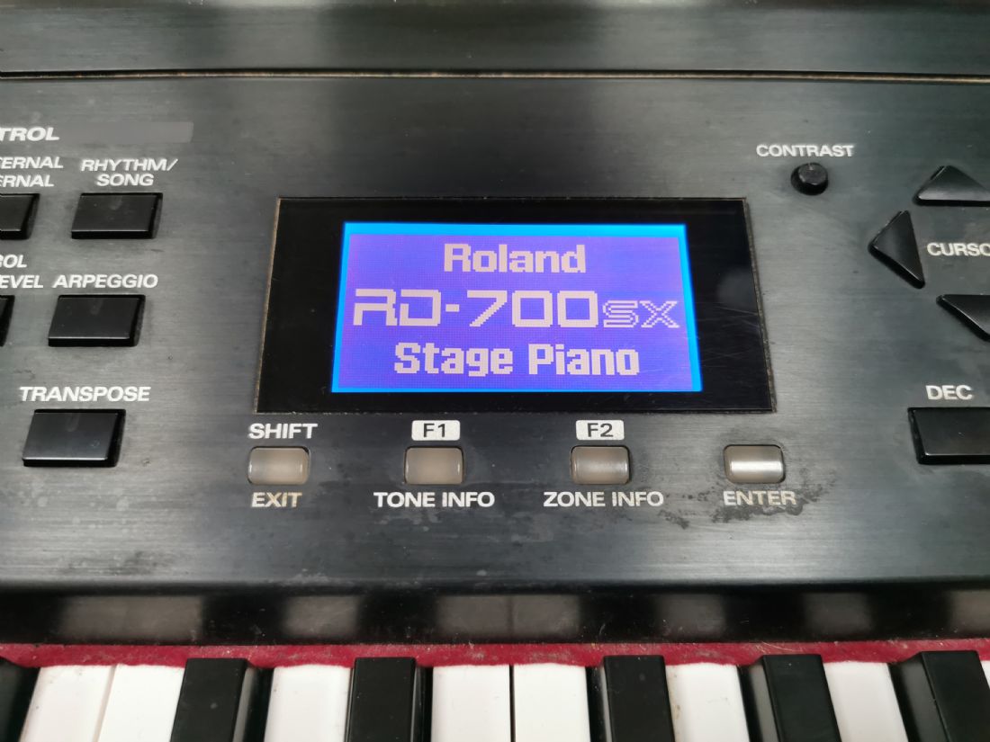 Roland RD-700SX Pianoforte sintetizzatore da palco - Usato - Banco ...