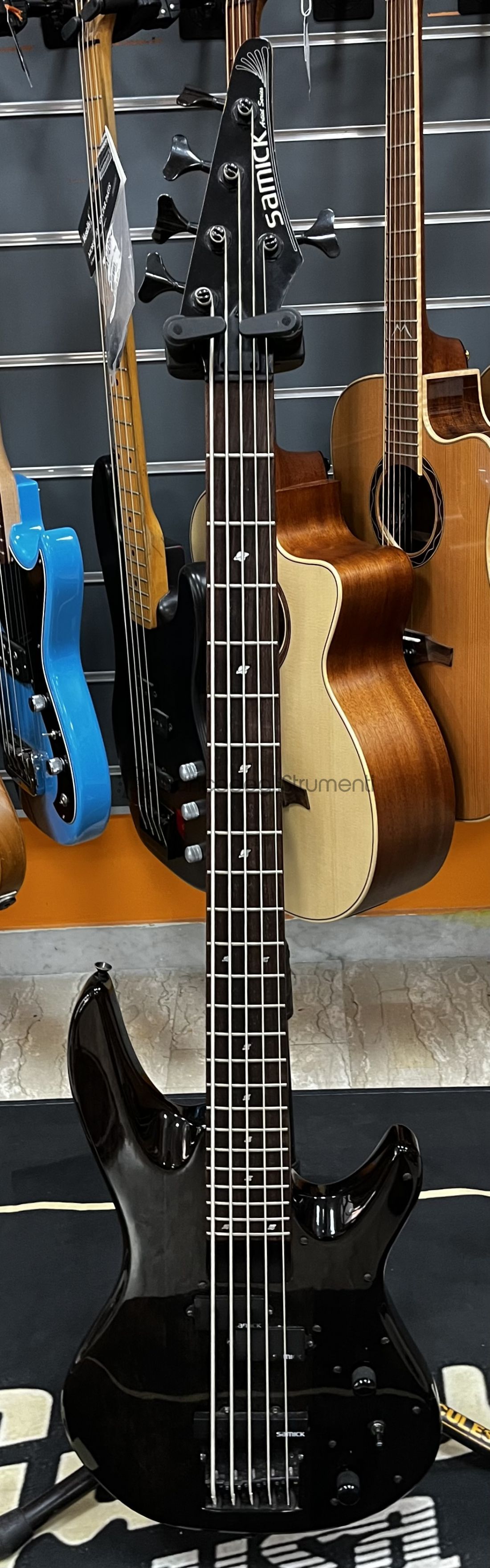 Samick Artist Series 5 Basso elettrico 5 corde nero - Usato - Banco ...