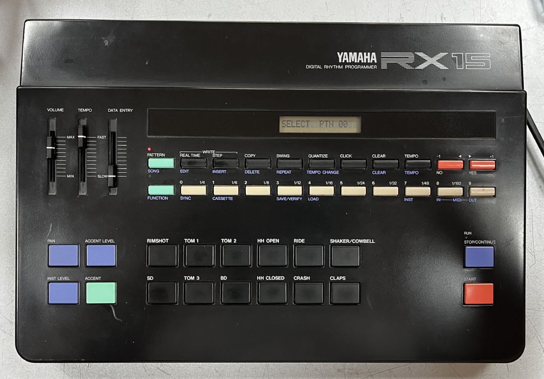 Yamaha RX15 Drum machine analogica - Usato - Banco Degli Strumenti ...