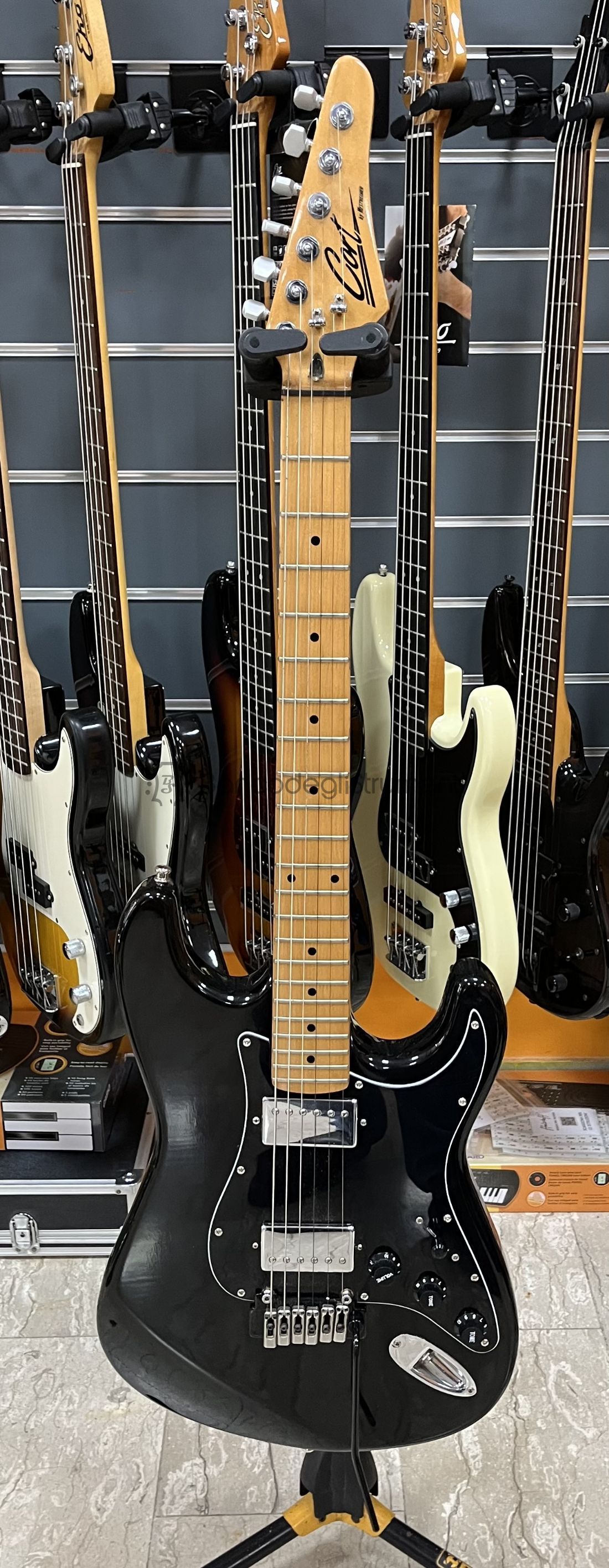 Cort Superstrat by Westheimer Chitarra elettrica nera - Configurazione ...