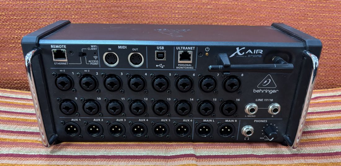 Behringer X Air XR18 Mixer digitale 18 canali, 12 bus per ipad/android ...