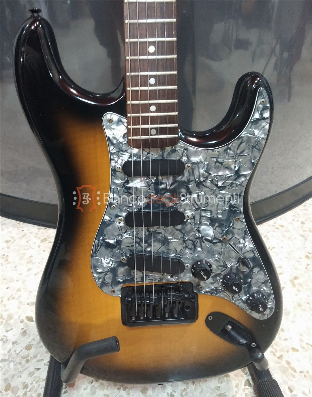 Eko S400 BA Simil stratocaster - Usato - Banco Degli Strumenti - Compra ...