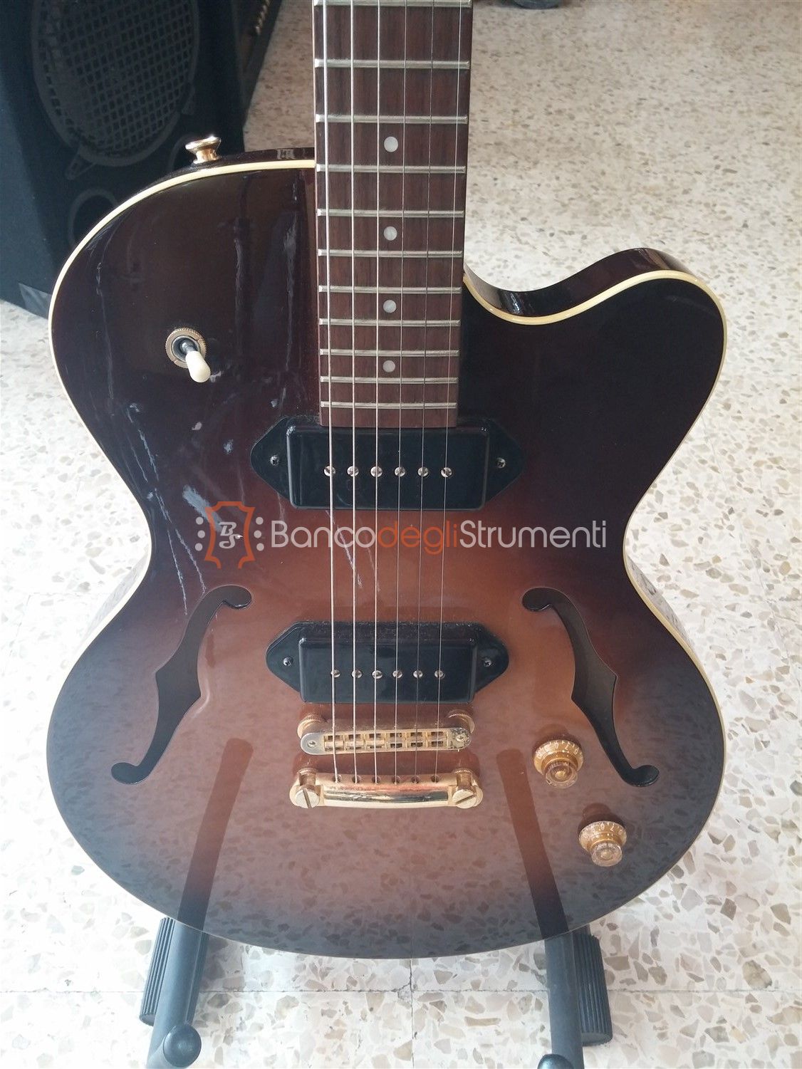Yamaha AEX 502 Semi-hollow sunburst - Usato - Banco Degli Strumenti ...